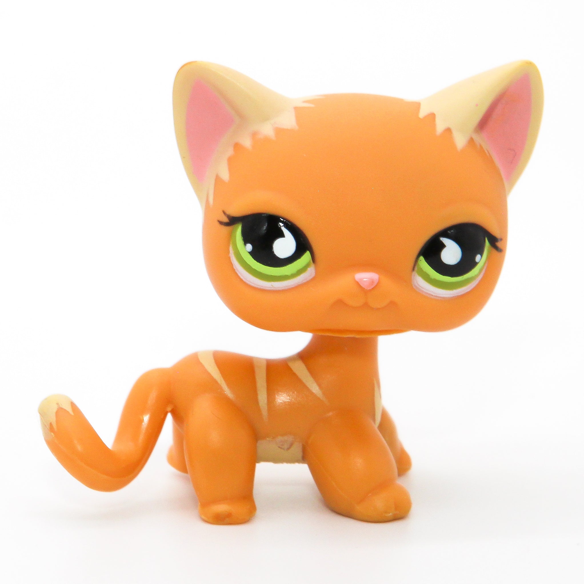 Littlest Petshop seisova Kissa #525— Elli Madelli